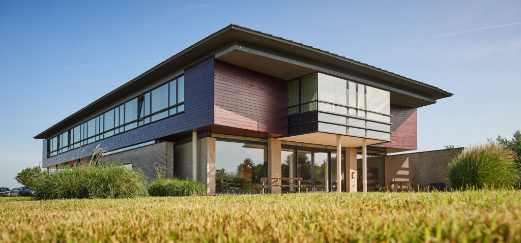 À propos d'INTERMEDIANCE - INTERMEDIANCE